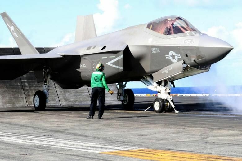 Jet pejuang AS tersilap mendarat, 7 tentera laut cedera | UMMAHToday ...