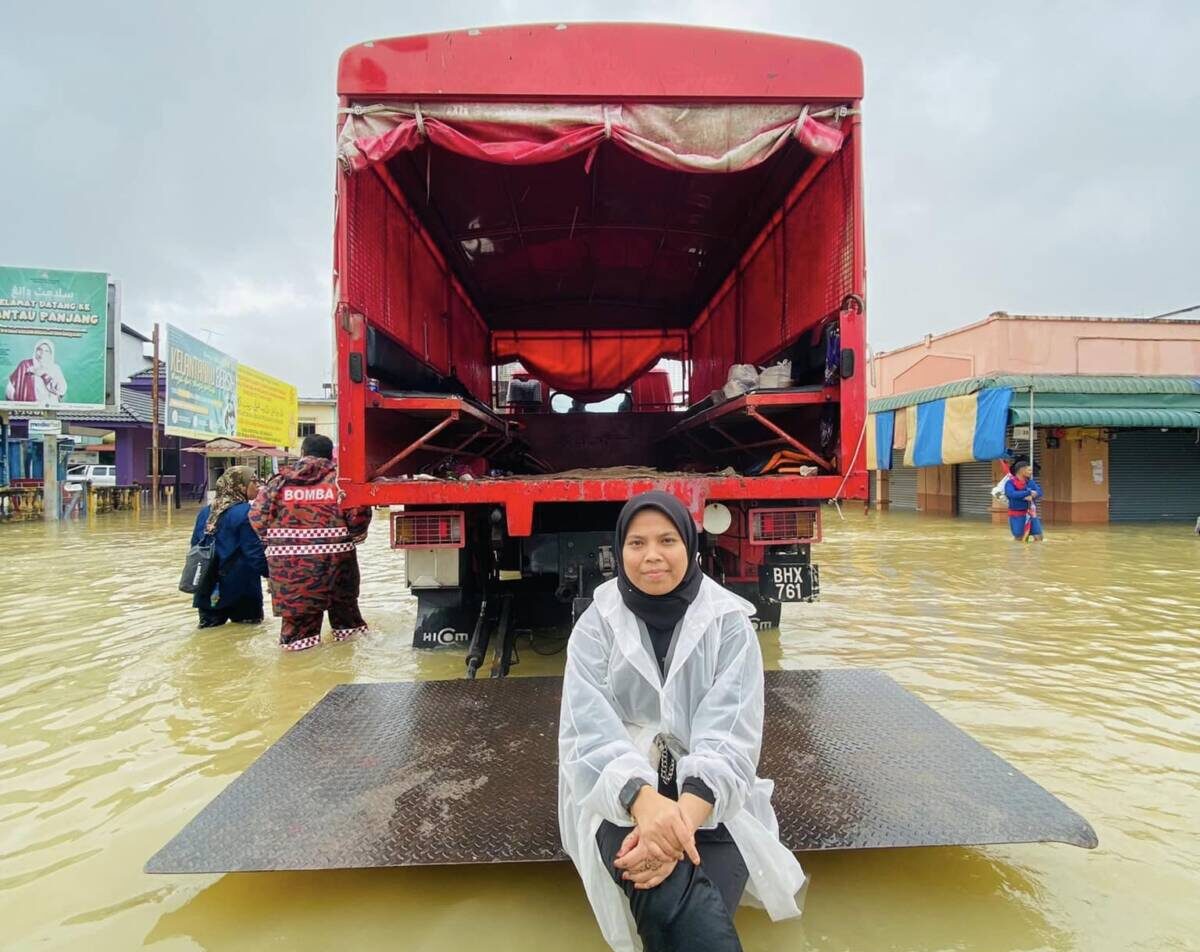 Rumah tenggelam banjir, wartawan tetap cekal bertugas | UMMAHToday ...