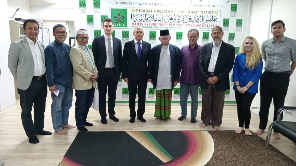 Penggunaan Perbankan Islam Oleh Rusia Dipuji – Cikgu Azmi | UMMAHToday ...